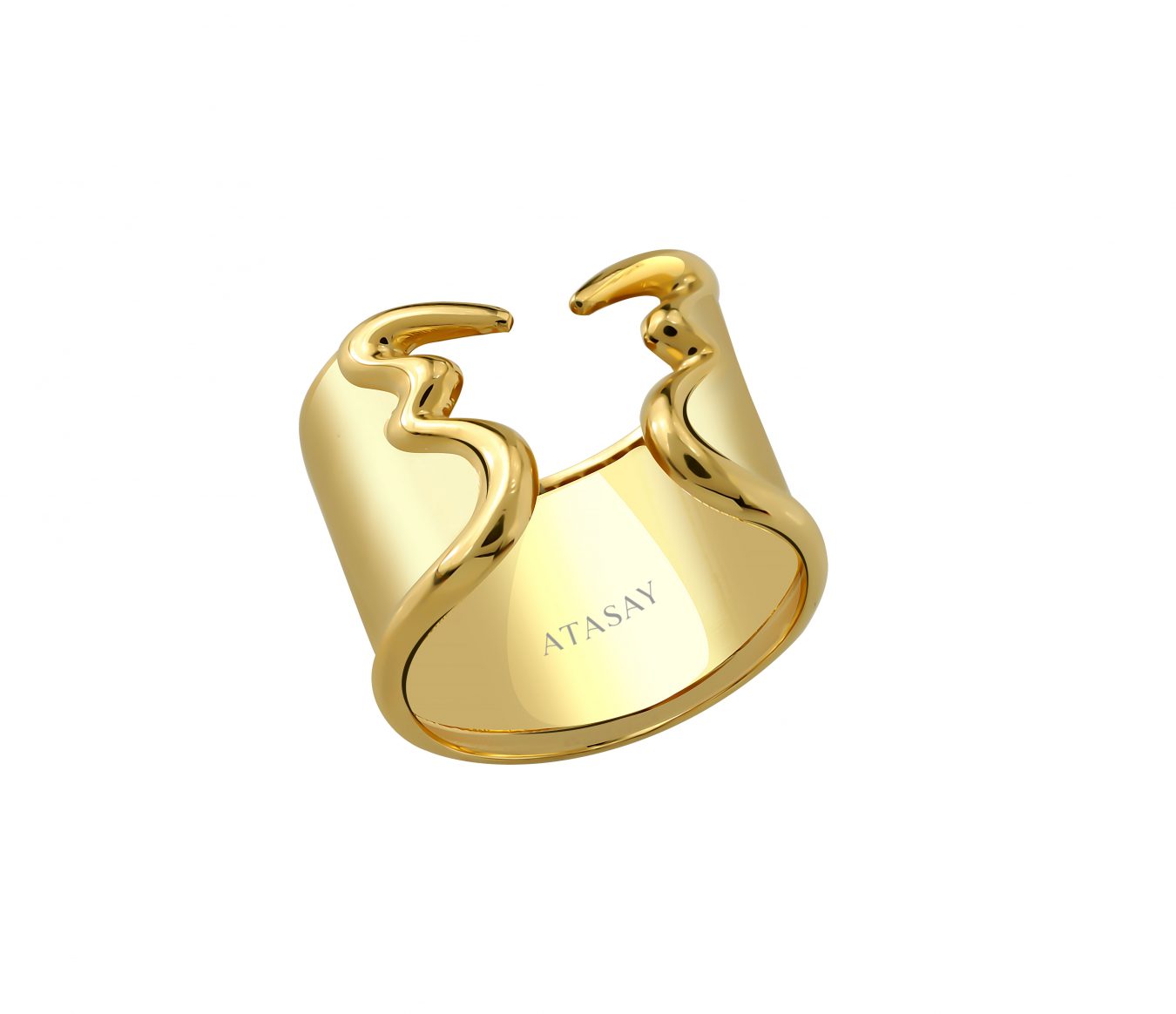 Atasay ve Hande Erçel 2022 Yazına İlham Oluyor | Mag for Her