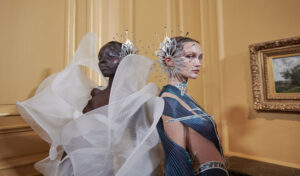 Aveda, Iris Van Herpen Tasarımlarıyla Hazırlanan Yılbaşı Kapsül Koleksiyonunu Tanıttı | Mag for Her